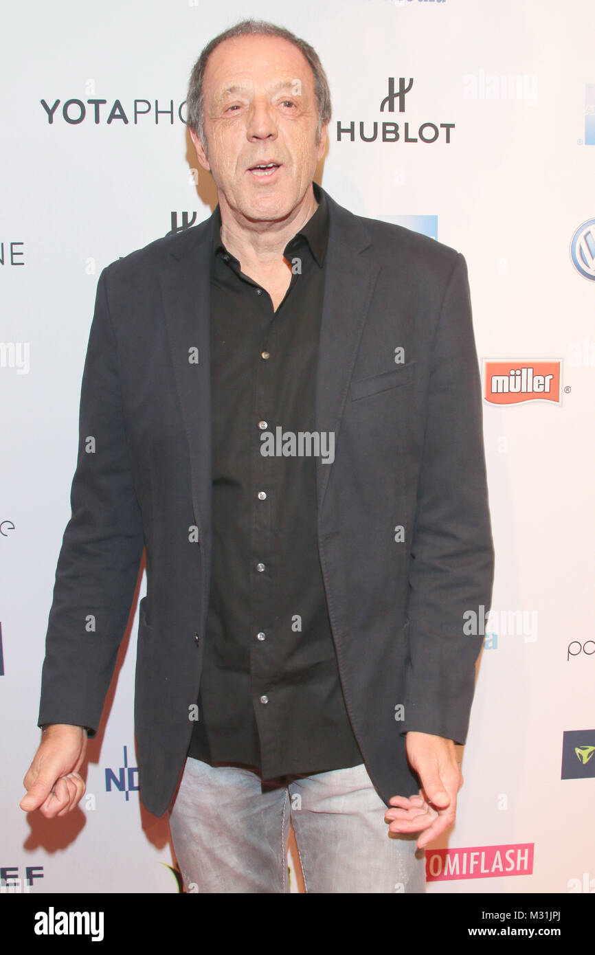 Sky movie hi-res stock photography and images - Alamy