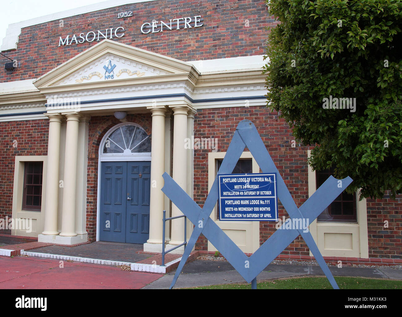 Masonic lodge meeting hi-res stock photography and images - Alamy