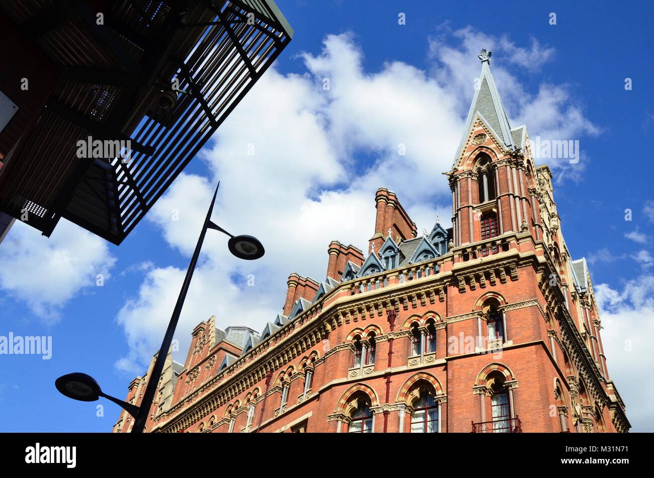 Marriott st pancras renaissance hotel hi-res stock photography and ...