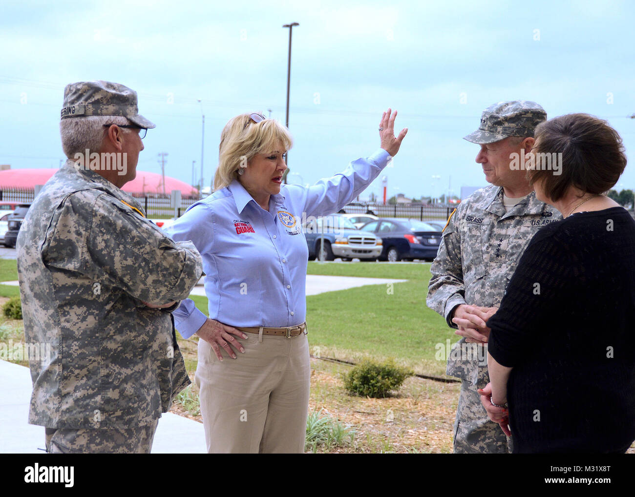 Gov. Mary Fallin of Oklahoma discusses tornado damage with Maj. Gen ...