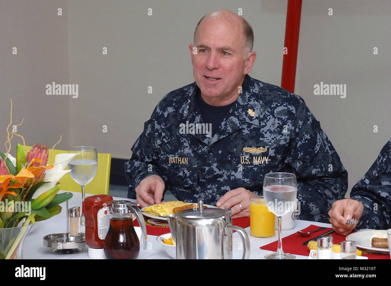 YOKOSUKA, Japan (July 22, 2013) Vice Adm. Matthew Nathan visits U.S ...
