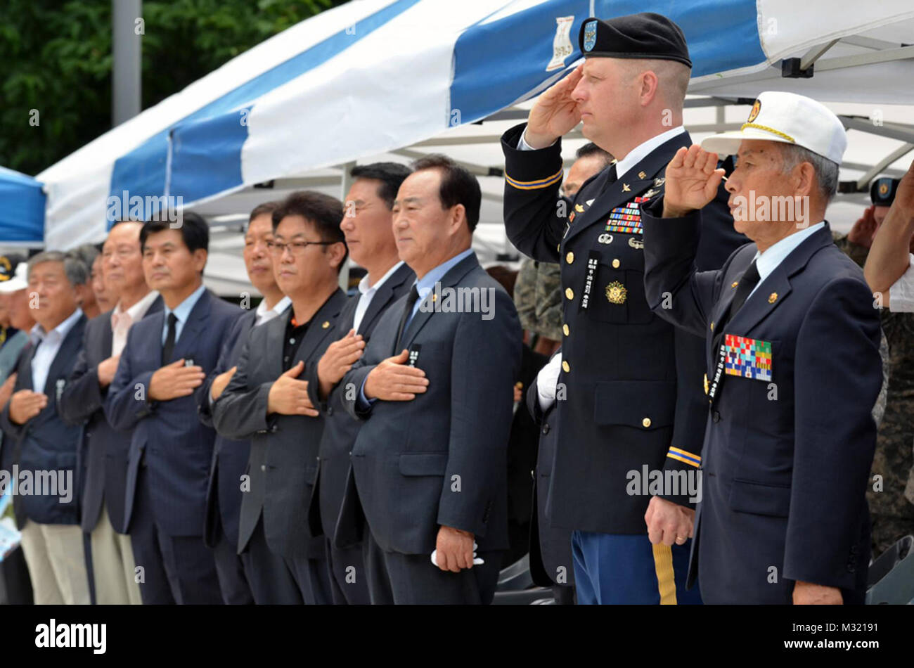 Soldiers' Korean War Sacrifices Honored by #PACOM Stock Photo - Alamy