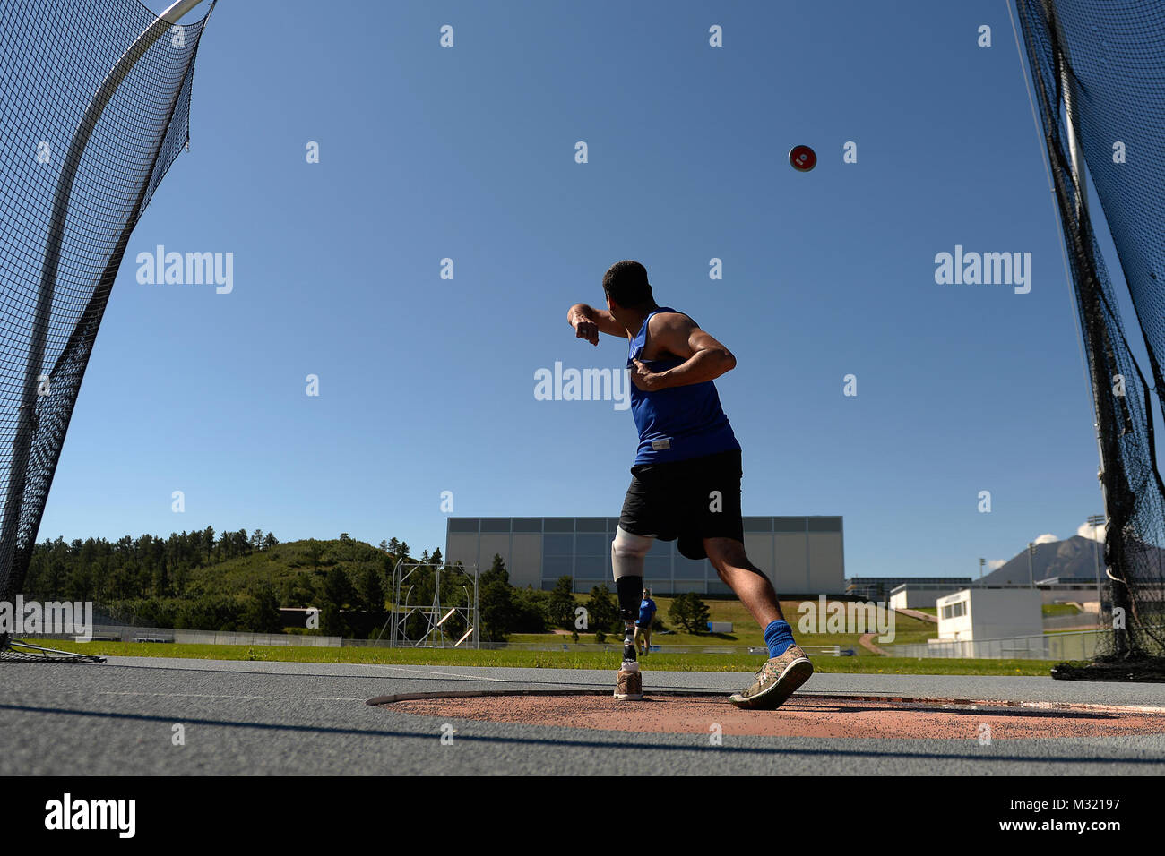 Scott Palomino, Wounded Warrior athlete, practices the discus throw Aug ...