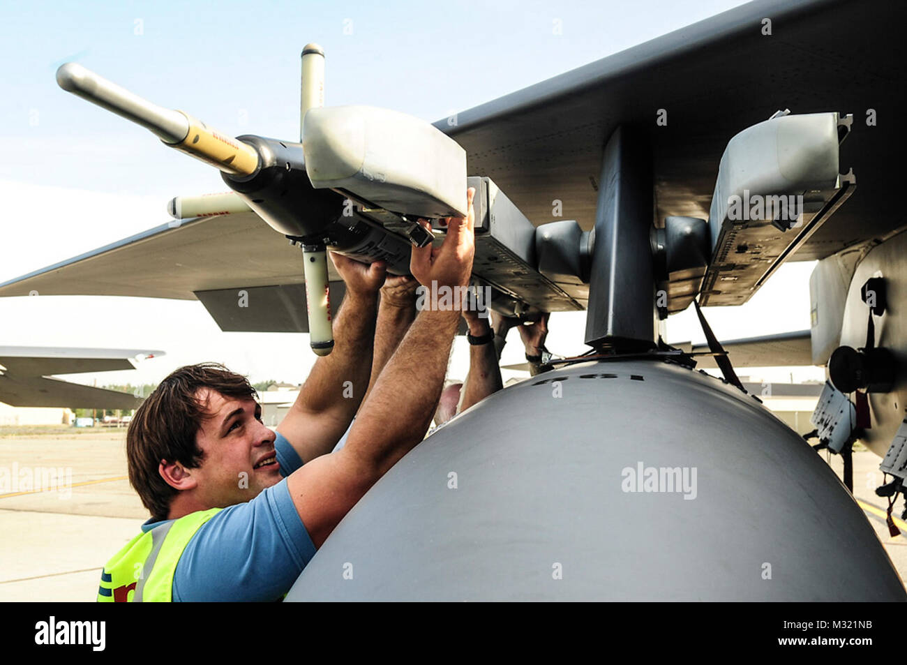 Attaches an air-combat maneuver instrument pod by #PACOM Stock Photo ...