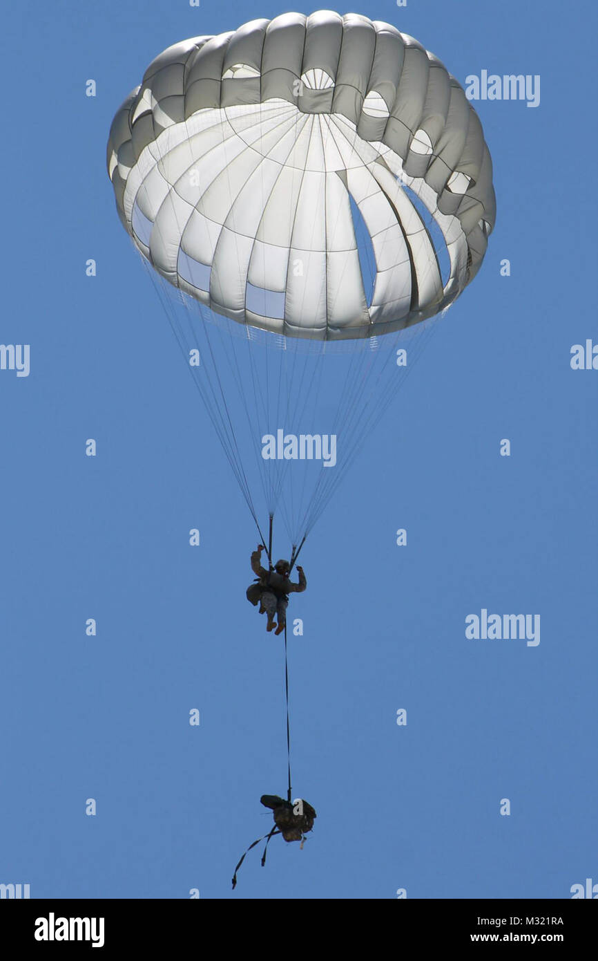 Military scoping hi-res stock photography and images - Alamy