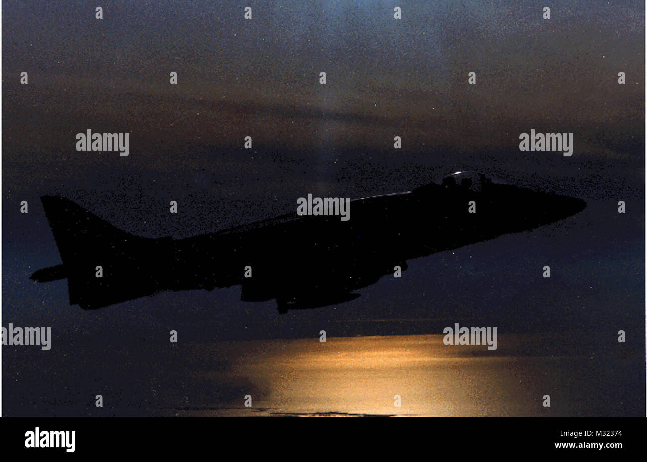 Av 8b harrier sunset hi-res stock photography and images - Alamy