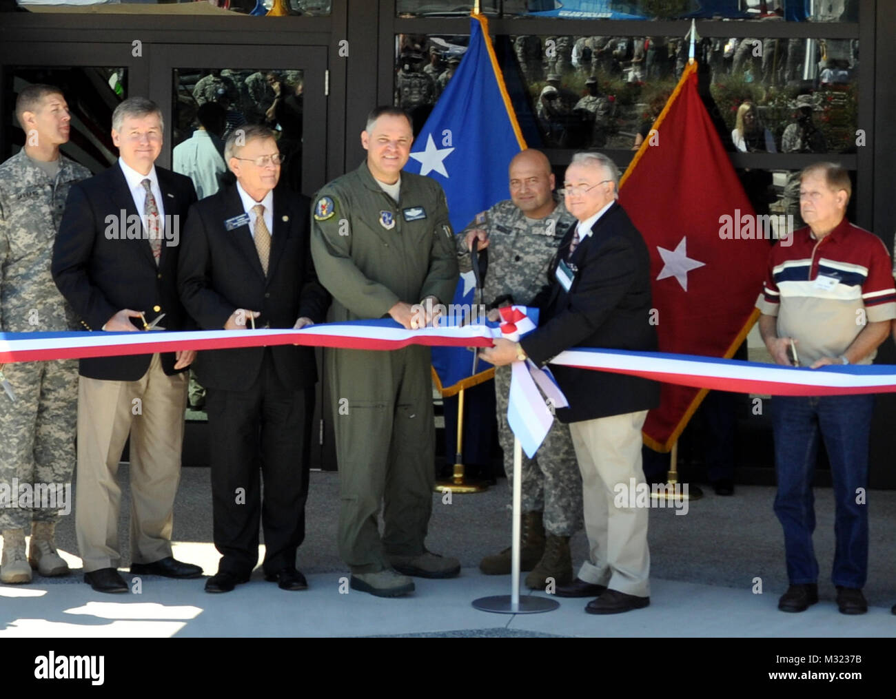 Cutting the ribbon by Georgia National Guard Stock Photo - Alamy