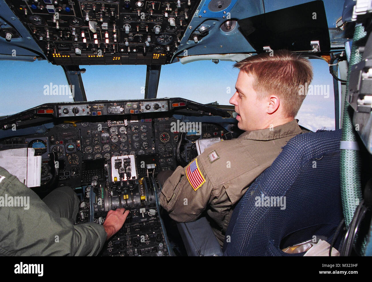 Flight with vr-56. march 27, 2002. to beufort SC pilot- Lt mike gravitt ...