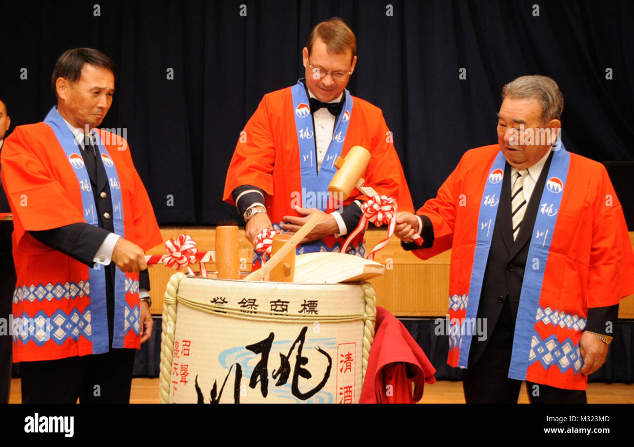 Break the lid of a sake barrel with wooden mallets during the 66th ...