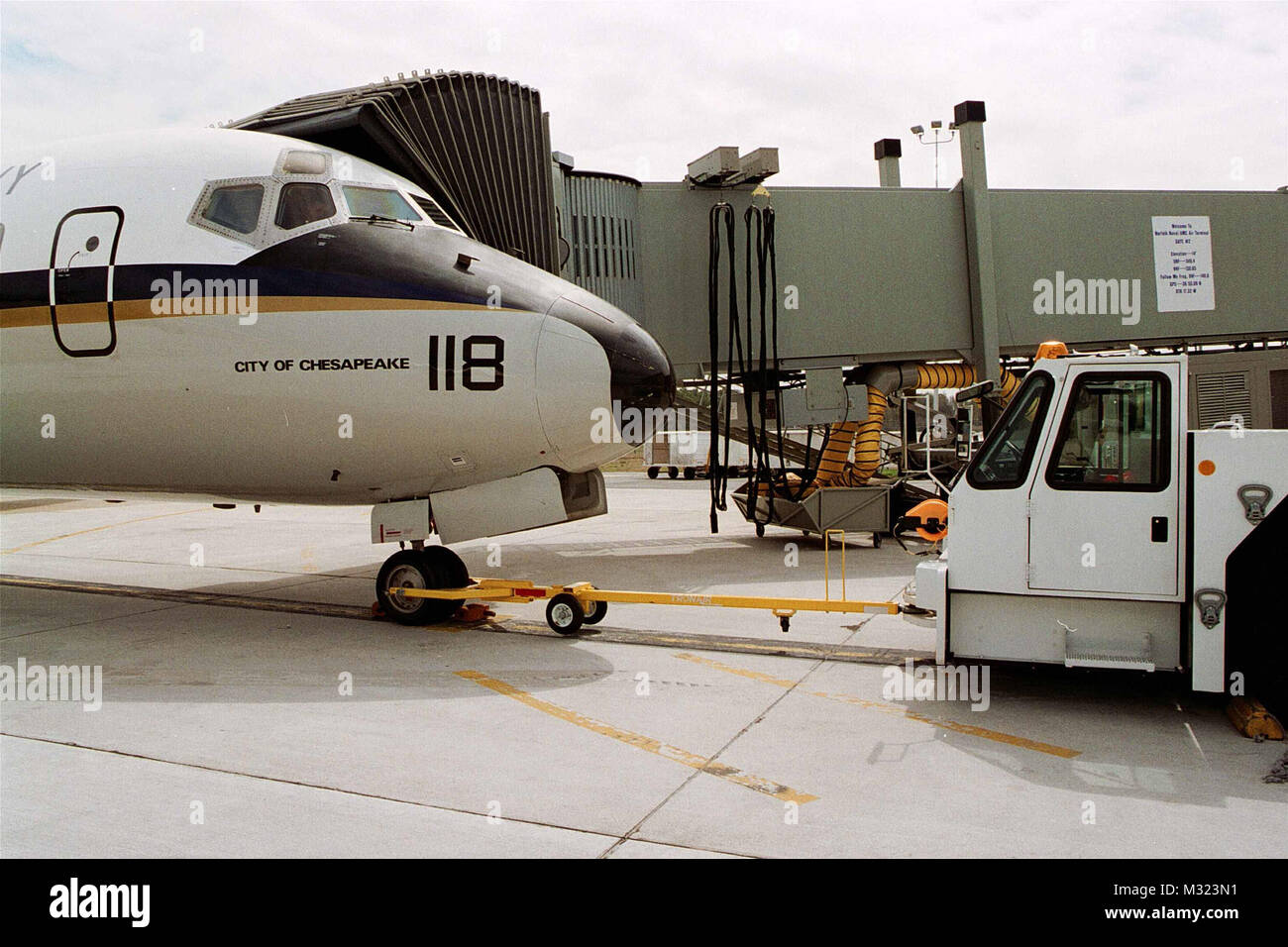 Flight with vr-56. march 27, 2002. to beufort SC pilot- Lt mike gravitt ...