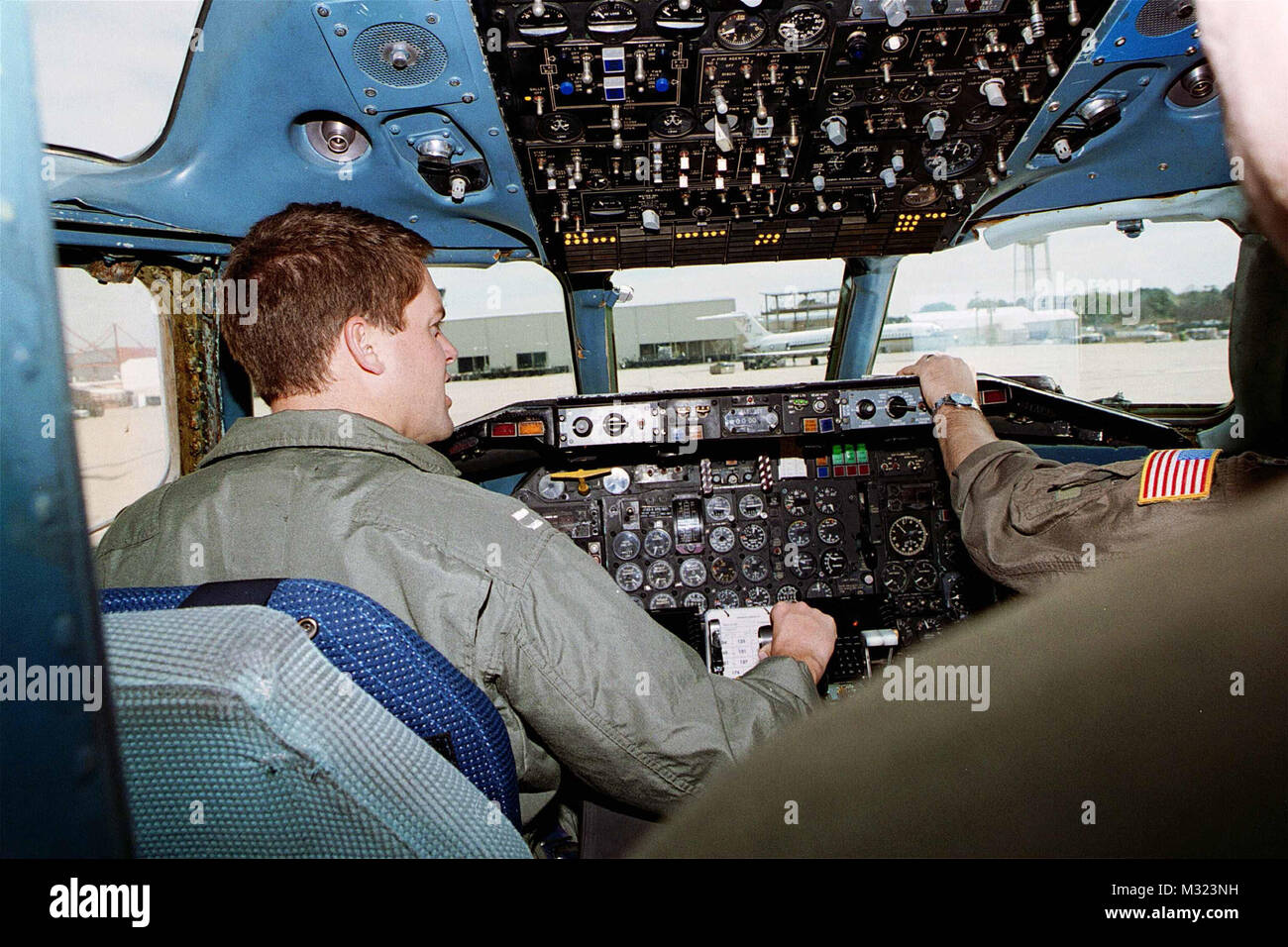 Flight with vr-56. march 27, 2002. to beufort SC pilot- Lt mike gravitt ...