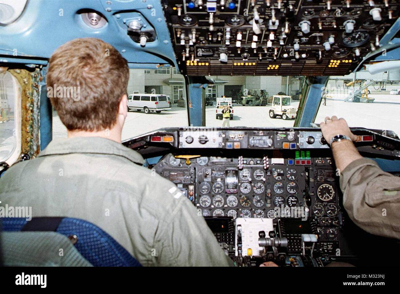 Flight with vr-56. march 27, 2002. to beufort SC pilot- Lt mike gravitt ...