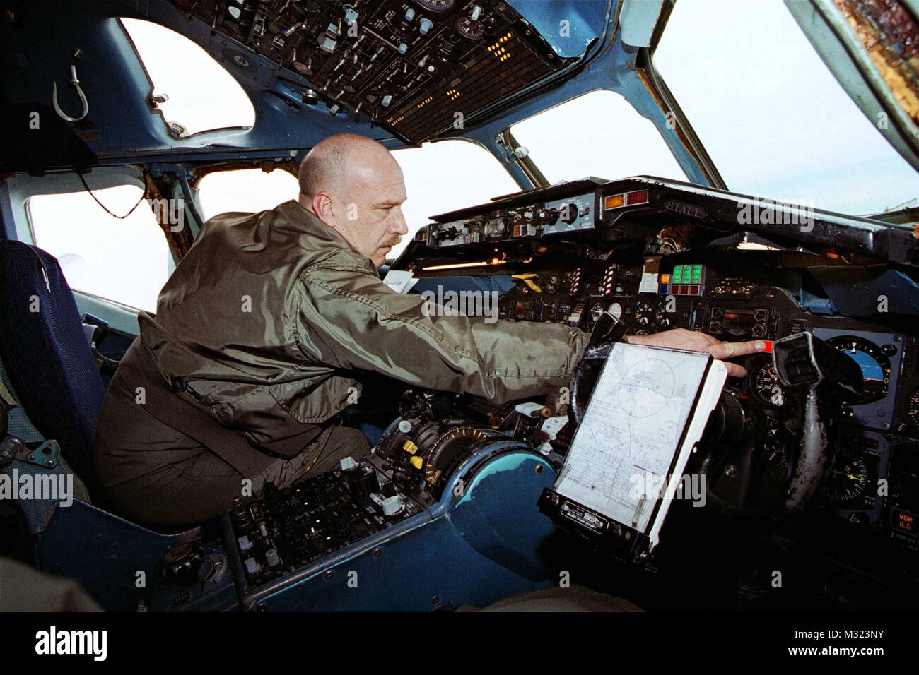 Flight with vr-56. march 27, 2002. to beufort SC pilot- Lt mike gravitt ...