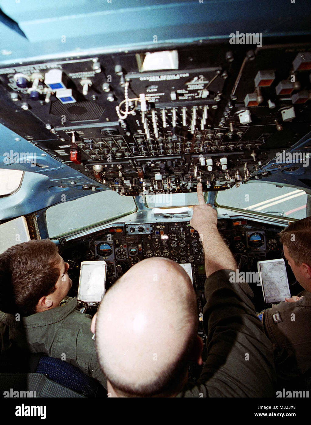 Flight with vr-56. march 27, 2002. to beufort SC pilot- Lt mike gravitt ...