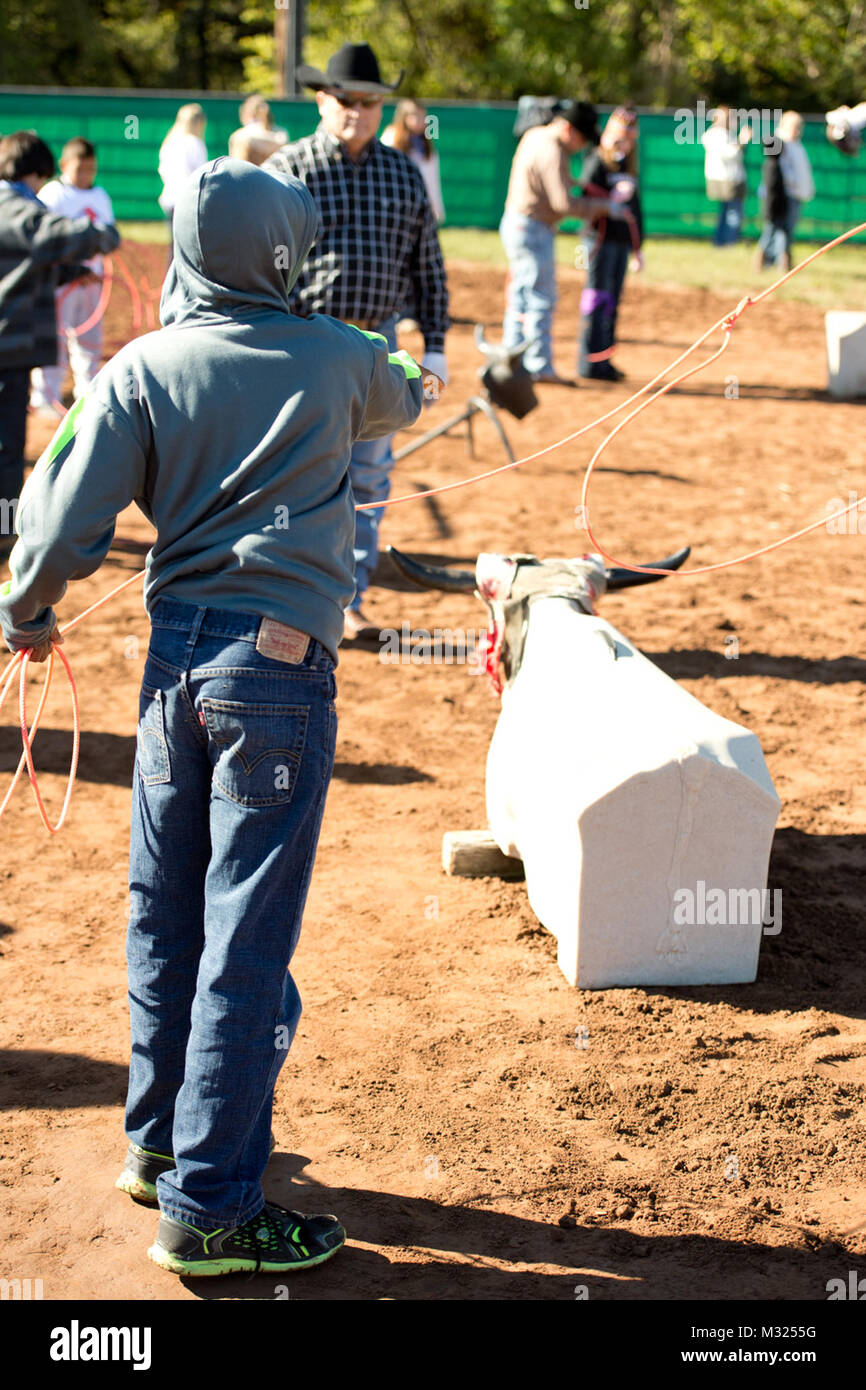 Isaac Carlson from Lawton, Okla., throws for a “legal catch” at the ...