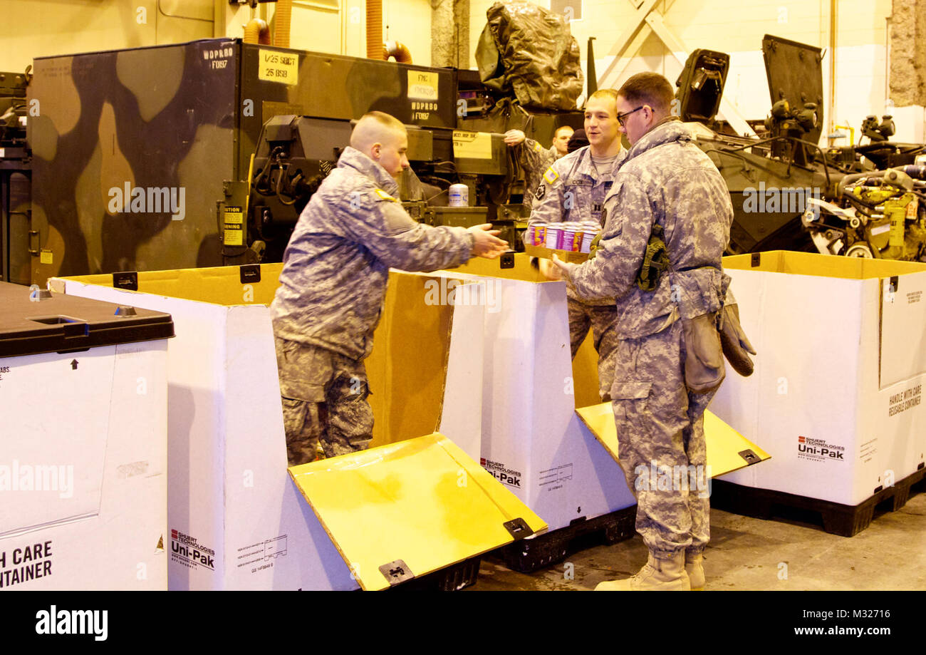 131125-A-AX238-005 by 1 Stryker Brigade Combat Team Arctic Wolves Stock Photo - Alamy