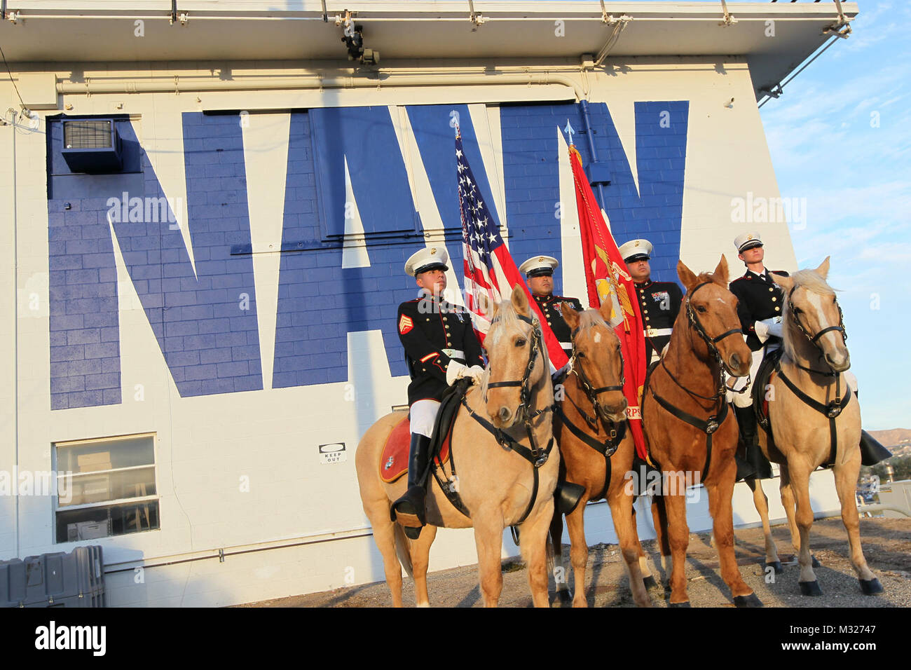 Cbs army navy game hi-res stock photography and images - Alamy