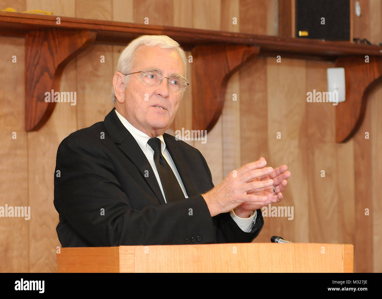 Retired Master Sgt. Larry Todd, talks to Texas guardsmen about the ...