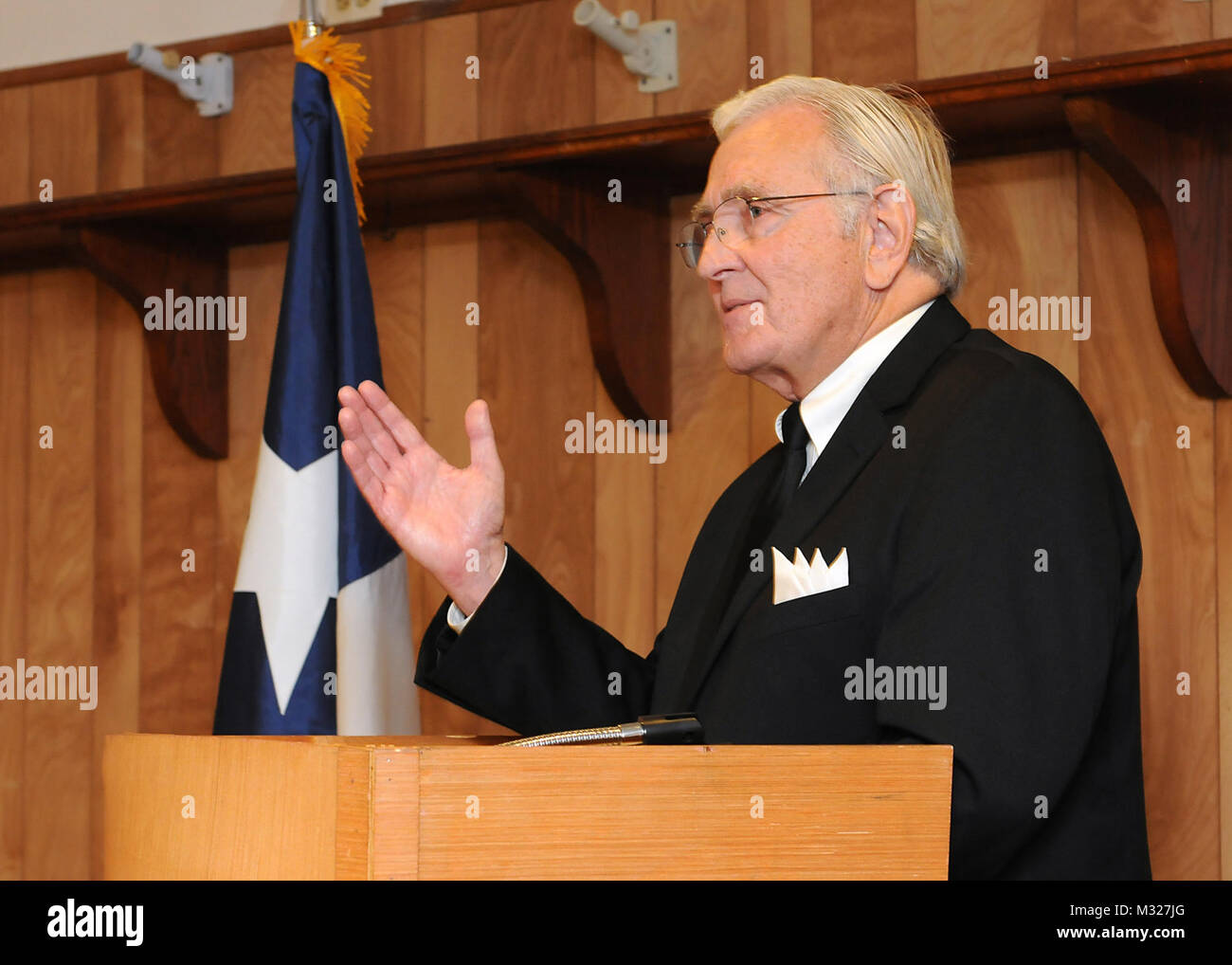 Retired Master Sgt. Larry Todd talks to Texas guardsmen about the ...