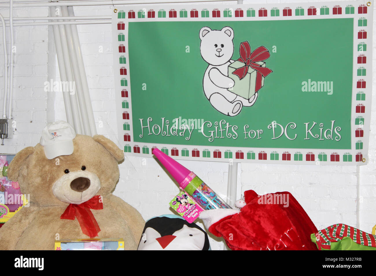 The DC National Guard, with representatives of the DCFCA, Sport ...