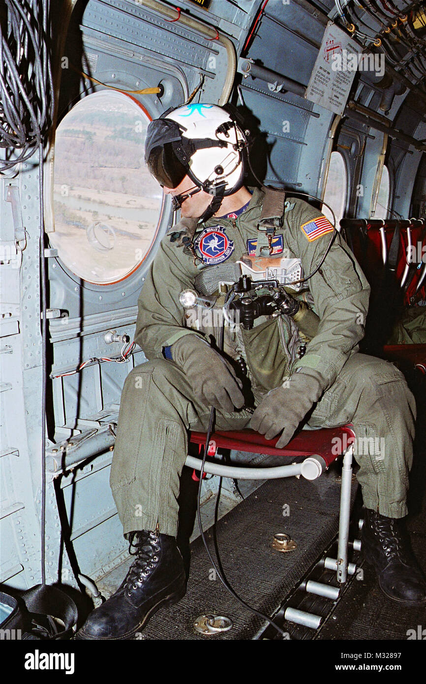 adc weiner AMS3 (NAC) SAR SCOTT GILMAN PHOTO MATTHEW J THOMAS hc-8 20 ...