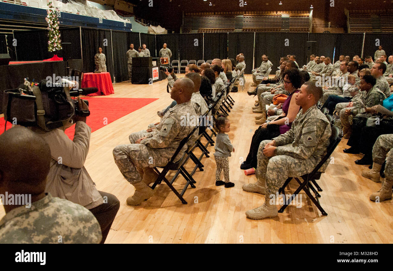 Freedom Salute for HHD, 372nd MP Battalion, officially congratulating ...