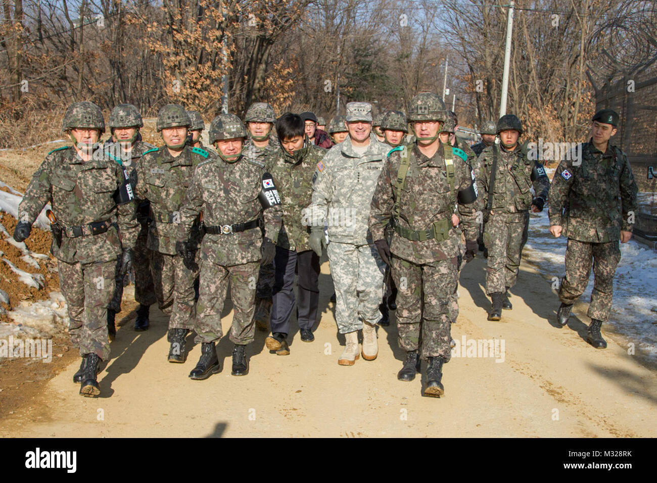 Soldiers of the ROK 25th Infantry Division at Sang-Seung observation ...