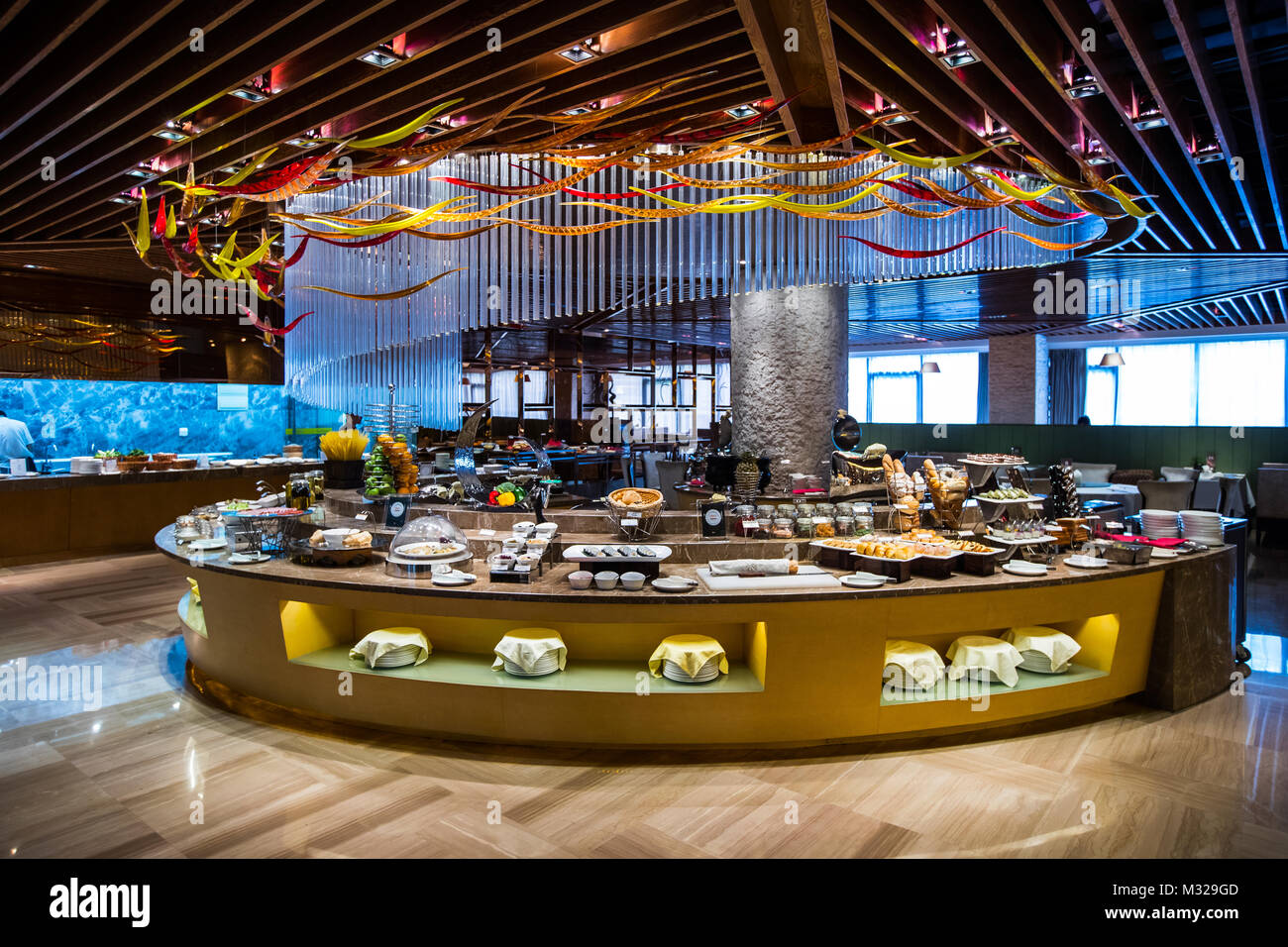 Setting up the buffet hi-res stock photography and images - Alamy