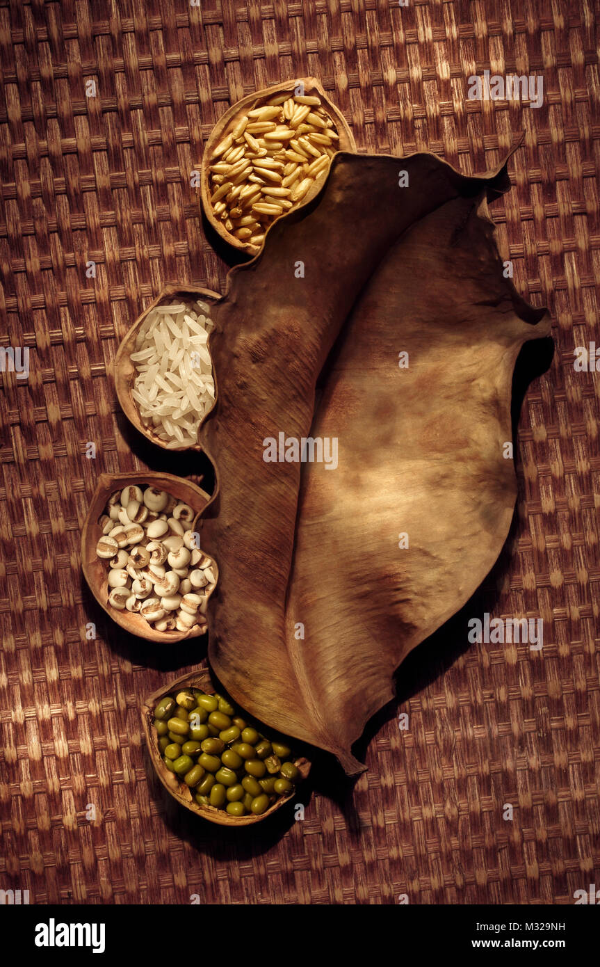 Basic foodstuff hi-res stock photography and images - Alamy