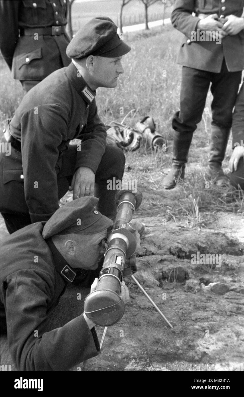 German soldiers in ww2 hi-res stock photography and images - Alamy