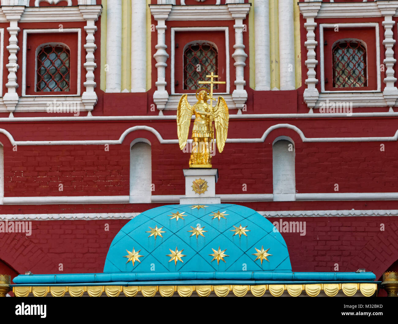 Iberian Gate Angel Statue, Moscow, Russia Stock Photo - Alamy