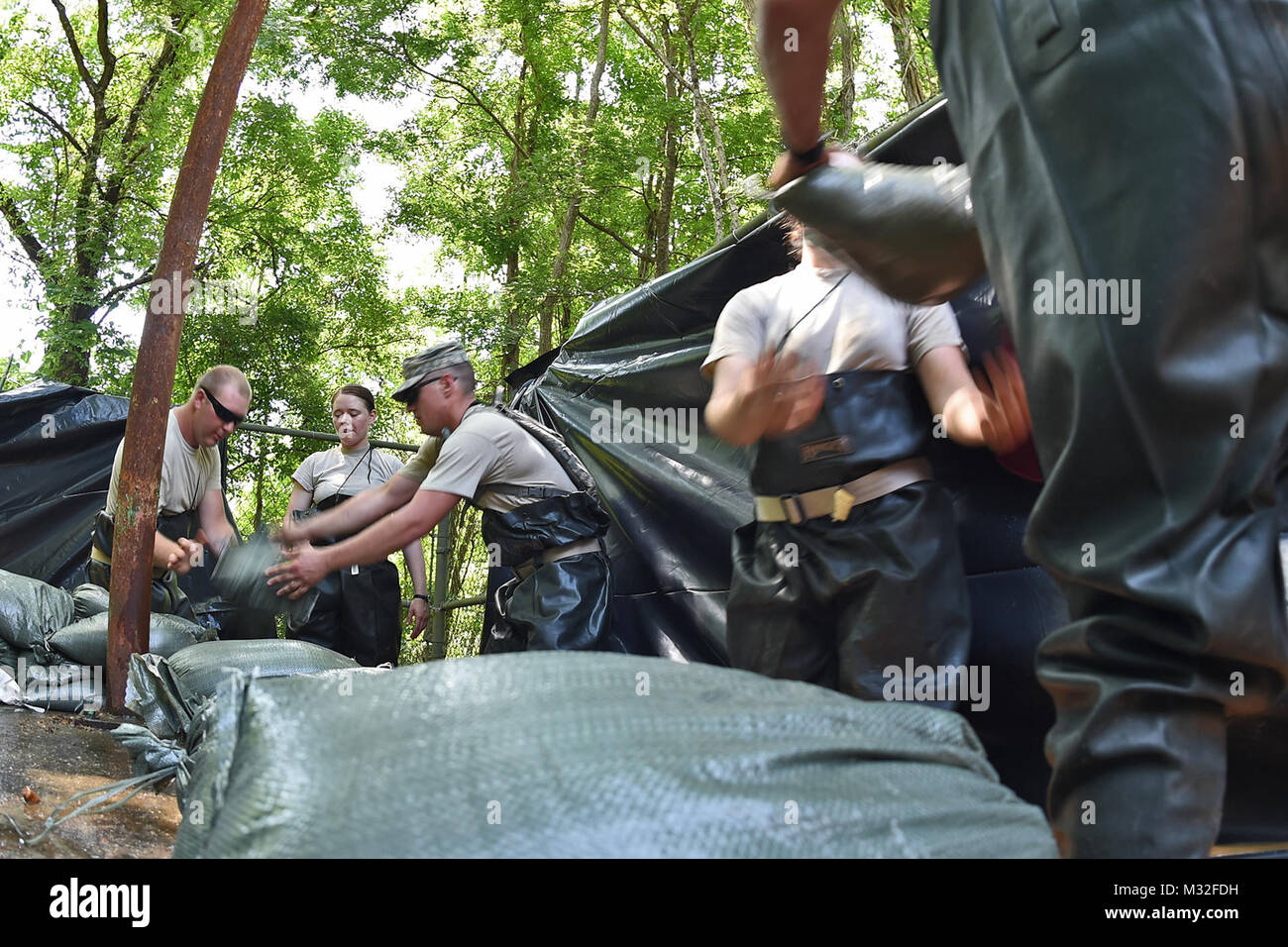 Louisiana National Guardsmen with the 844th Engineer Company, 527th ...