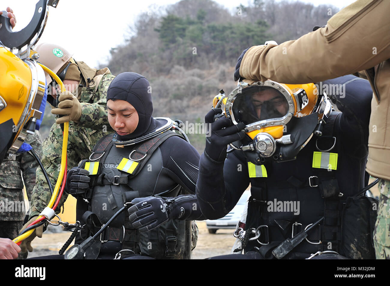 Seabees assigned underwater construction team hi-res stock photography ...