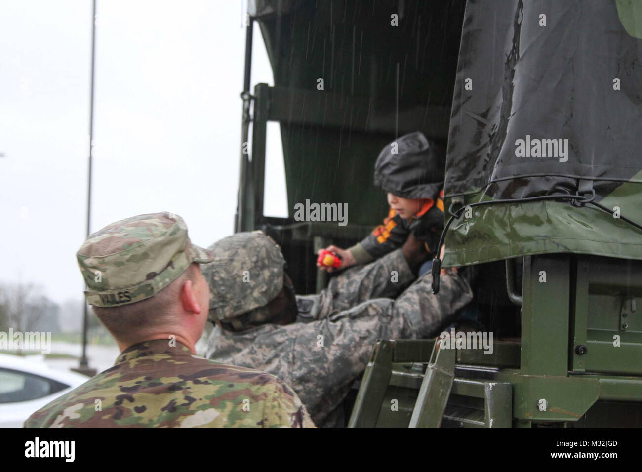 Louisiana National Guardsmen from the 2-108th Cavalry Regiment in ...