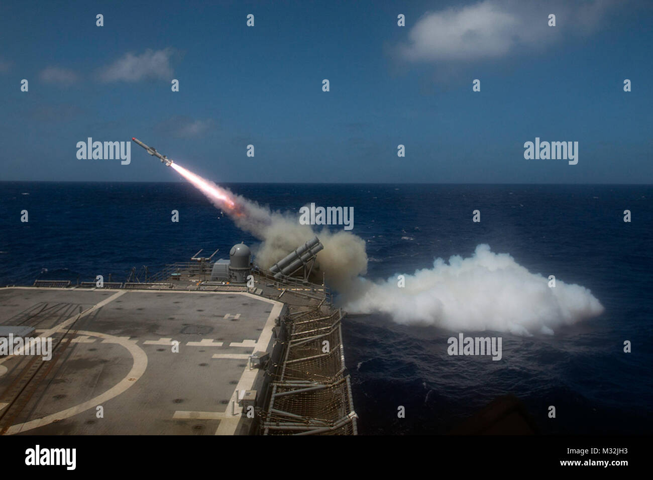 Japanese fantail hi-res stock photography and images - Alamy