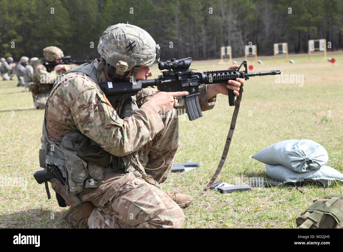 Rifle Qualifications by Georgia National Guard Stock Photo - Alamy