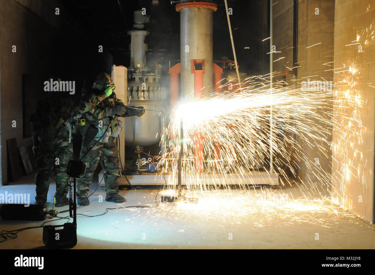 Weapons of mass destruction manufacturing hi-res stock photography and ...