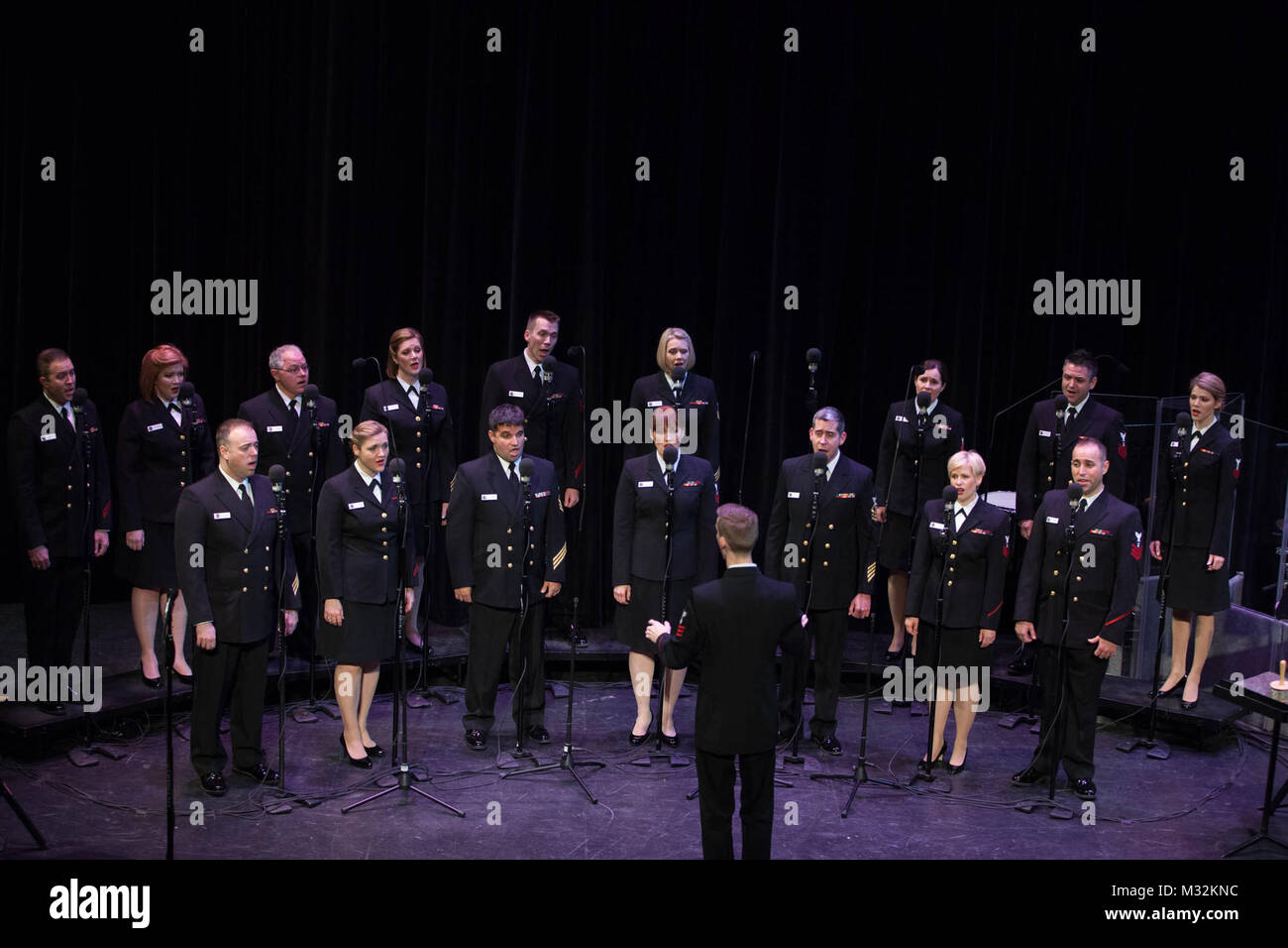 U s navy band sea chanters chorus hi-res stock photography and images ...