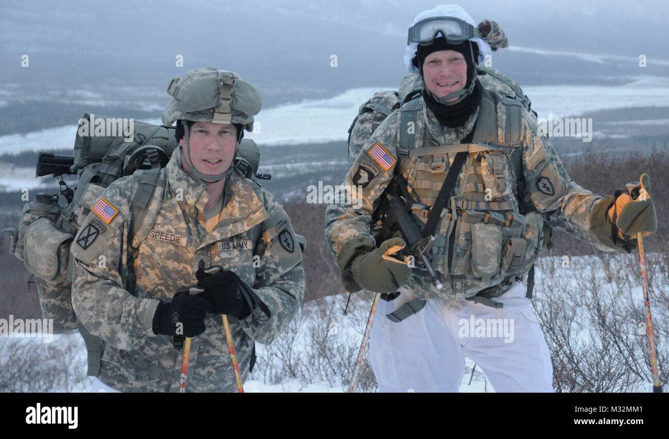 1 25 SBCT CWOC 38 by 1 Stryker Brigade Combat Team Arctic Wolves Stock Photo - Alamy