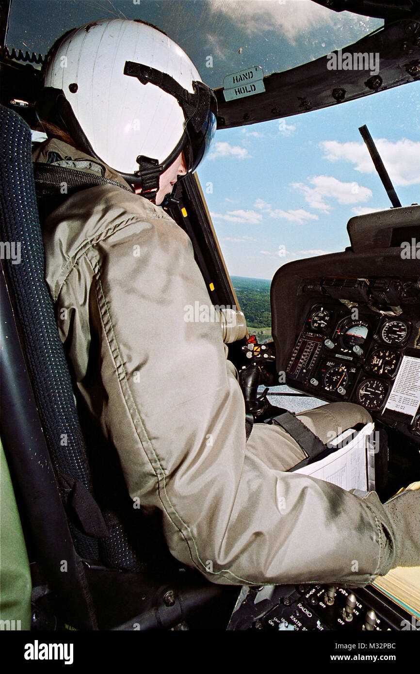 HSL-44 FLIGHT OVER MAYPORT AND SURROUNDING AREAS. MAKING A RIVER RUN 3/ ...