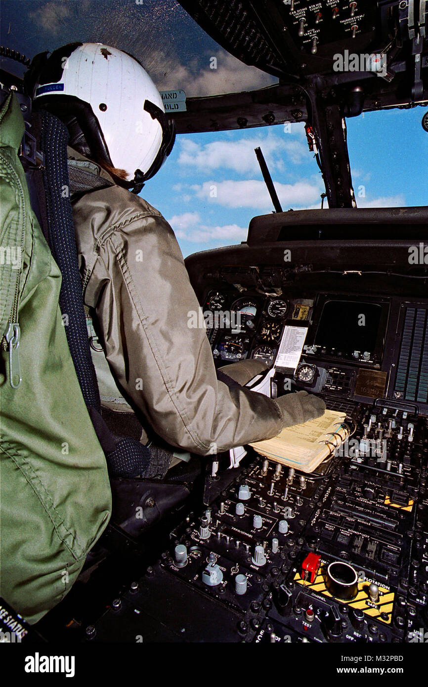 HSL-44 FLIGHT OVER MAYPORT AND SURROUNDING AREAS. MAKING A RIVER RUN 3/ ...