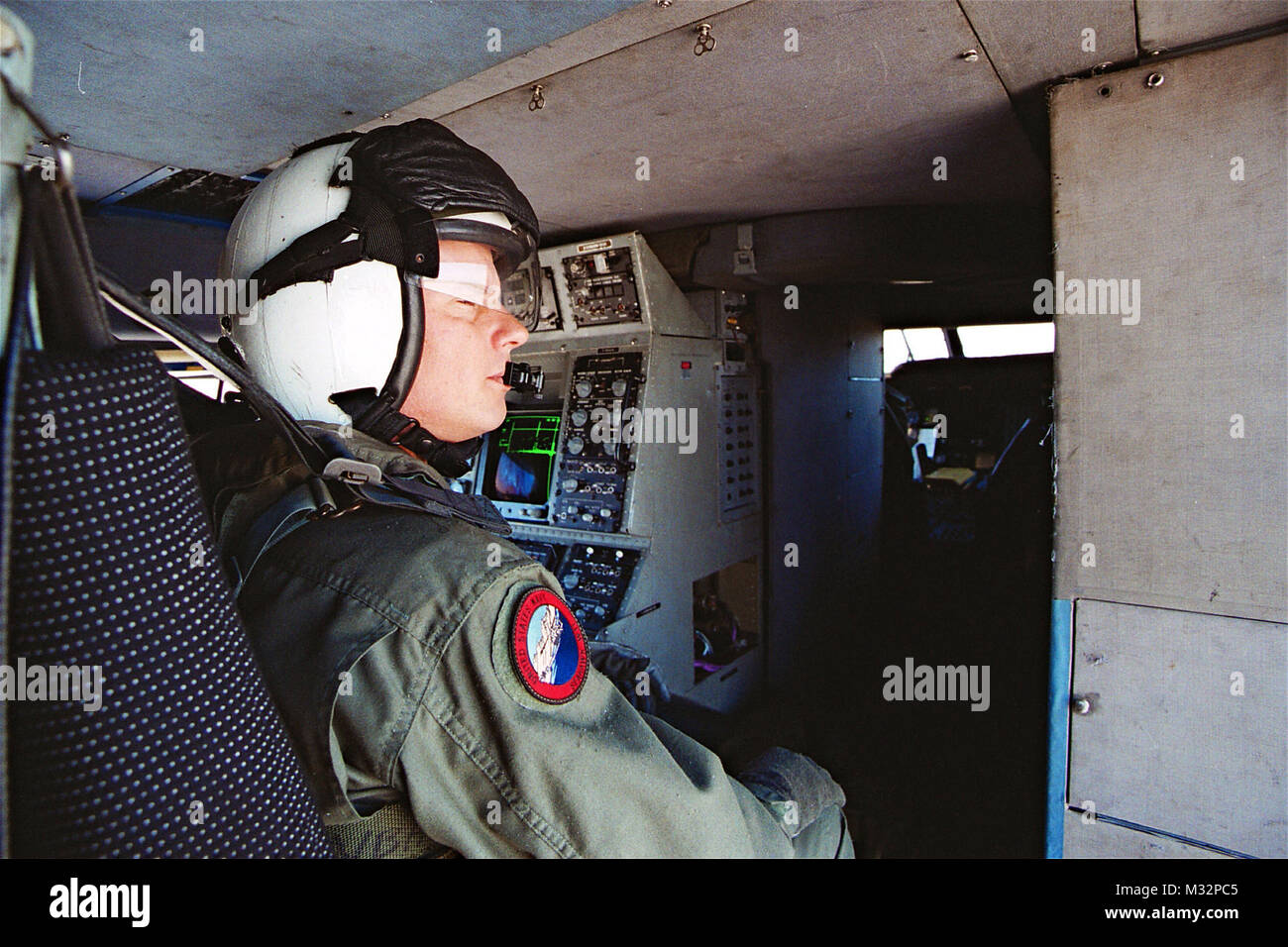 HSL-44 FLIGHT OVER MAYPORT AND SURROUNDING AREAS. MAKING A RIVER RUN 3/ ...