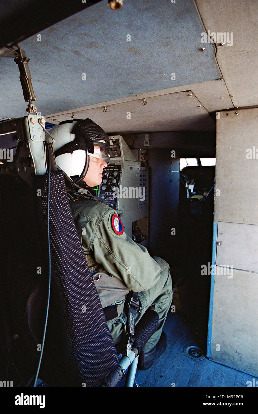 HSL-44 FLIGHT OVER MAYPORT AND SURROUNDING AREAS. MAKING A RIVER RUN 3/ ...