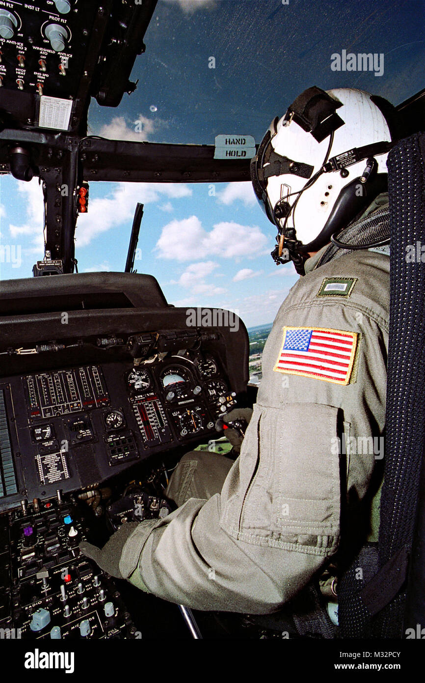 HSL-44 FLIGHT OVER MAYPORT AND SURROUNDING AREAS. MAKING A RIVER RUN 3/ ...