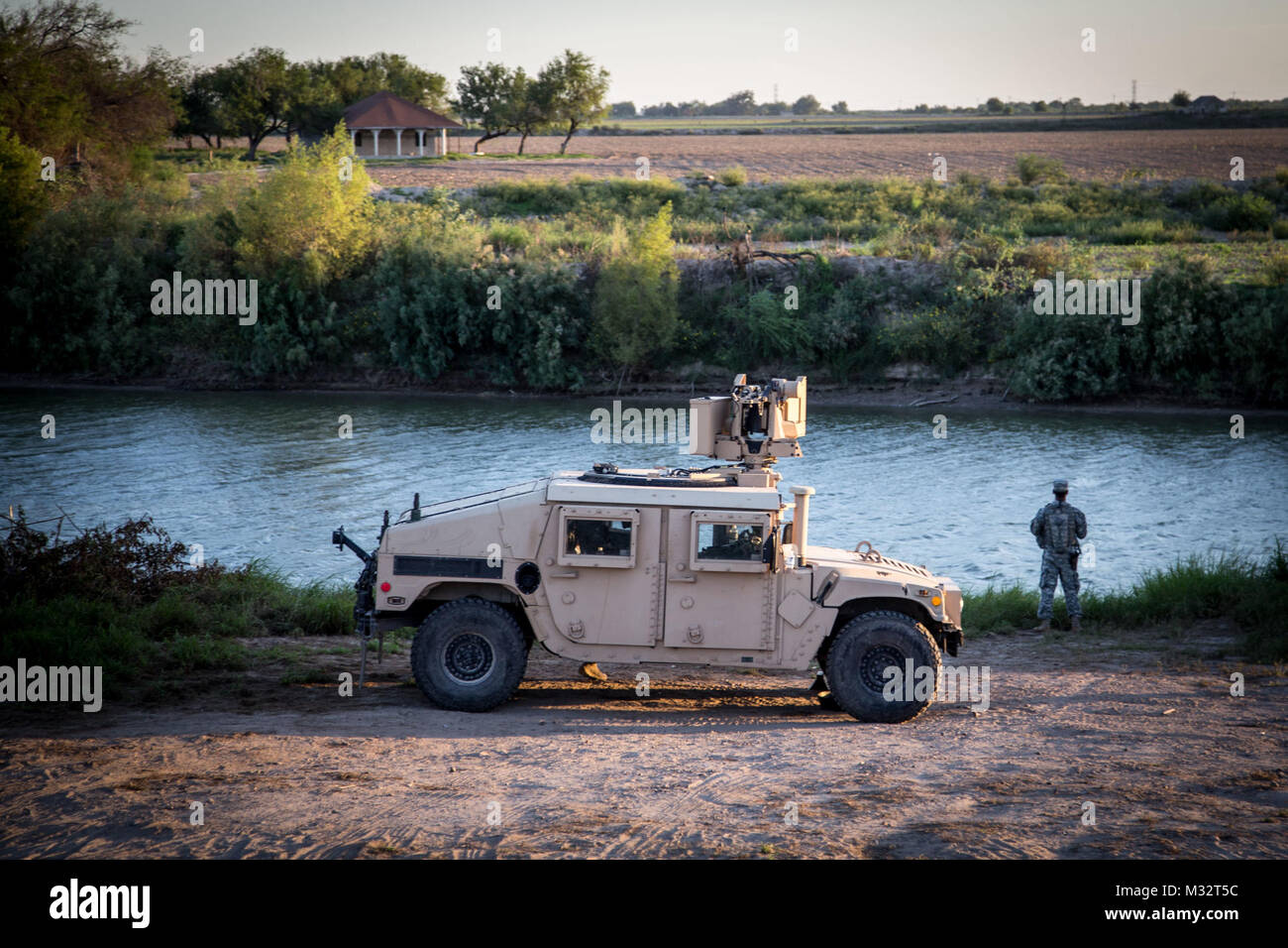 A soldier from the 36th Infantry Division, Texas Army National Guard ...