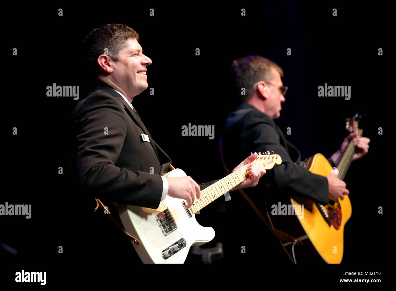 BENTONVILLE, Ark. (Sept. 22, 2014) Musician 1st Class Joe Friedman, of ...