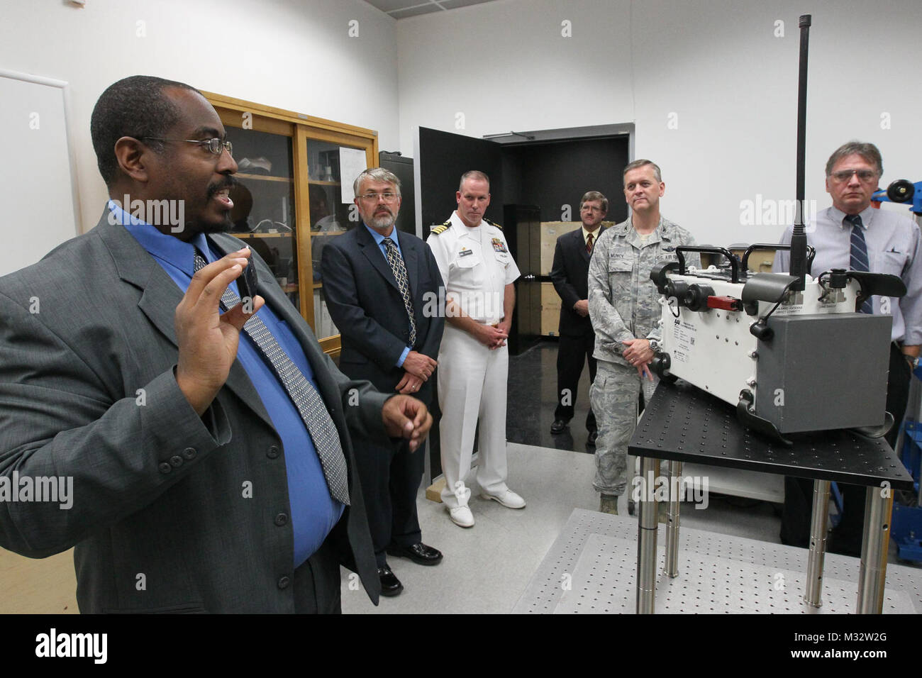 140925-N-HW977-842 NORCO, Calif. (Sept. 25, 2014) Laron Scott, Naval ...