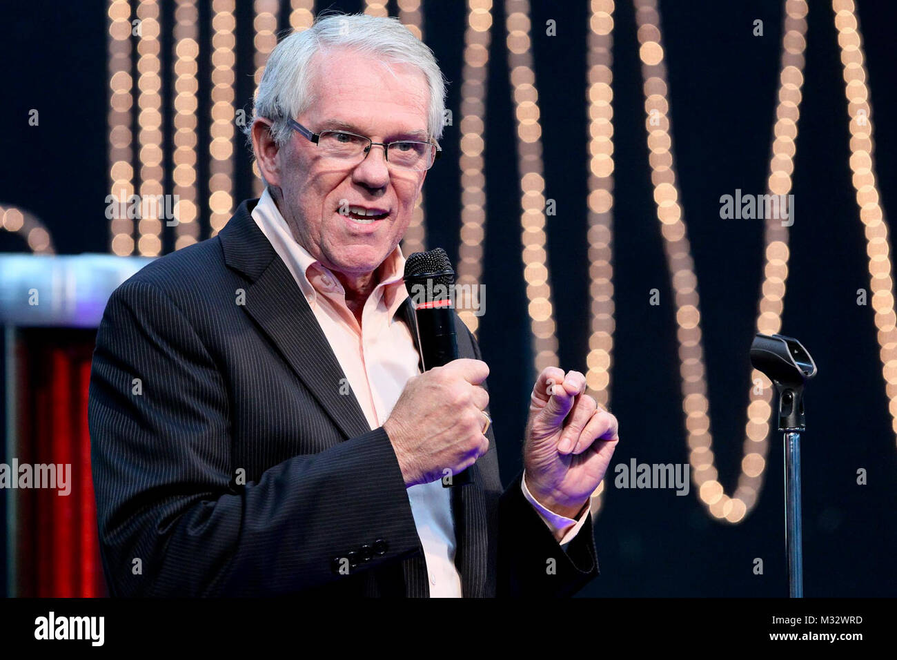 141014-N-HW977-914 RIVERSIDE, Calif. (Oct. 14, 2014) Gordon Bourns ...