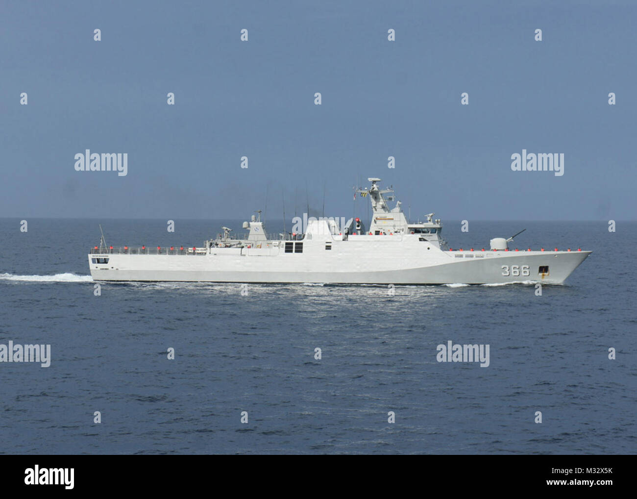 141023-N-JH188-070 STRAIT OF MALACCA (Oct. 23, 2014) – Indonesian Navy ...
