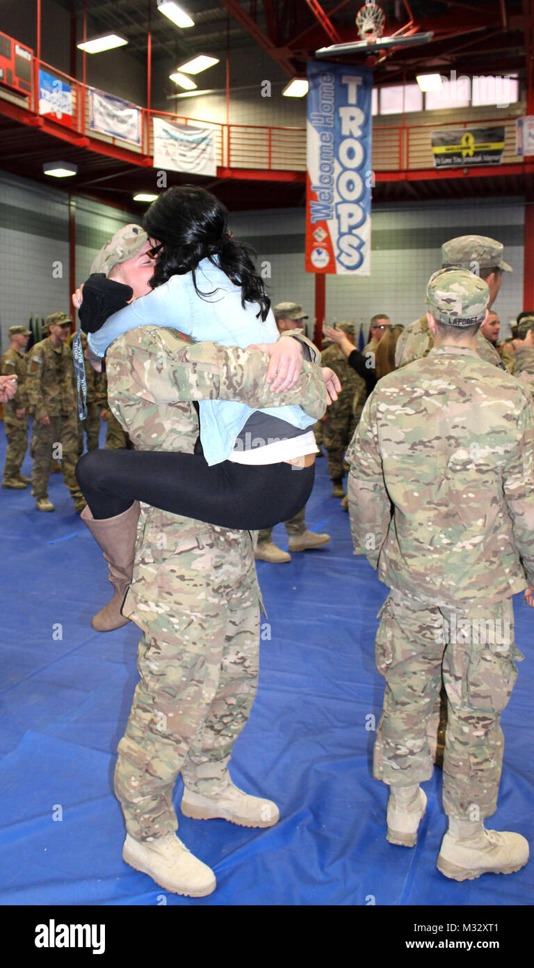 A Soldier from the 3rd Infantry Brigade Combat Team, 1st Infantry ...